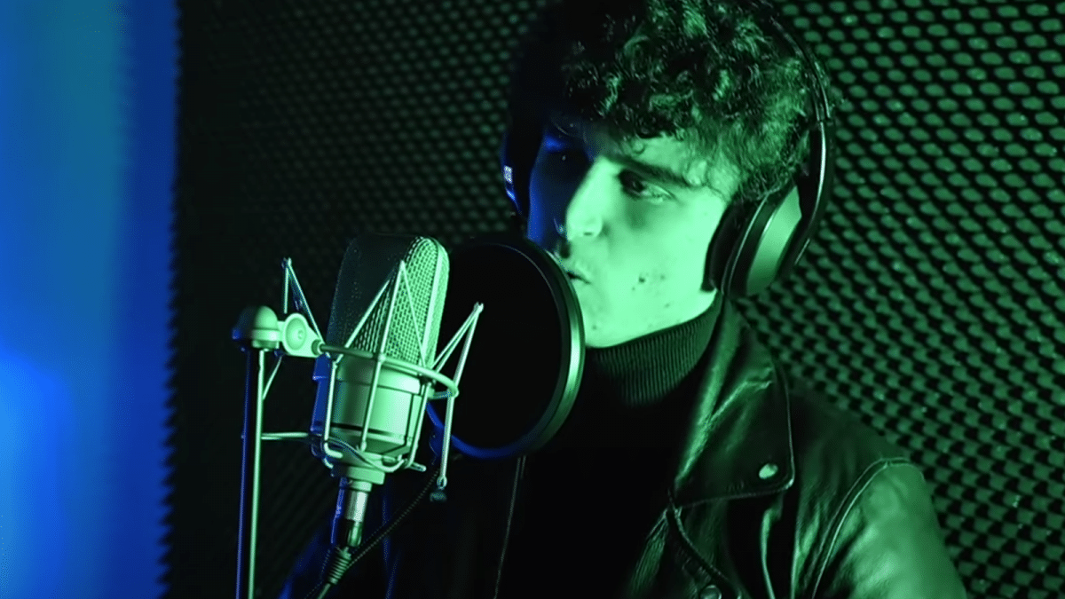 Merim envoie du lourd avec son "Blouson Noir"