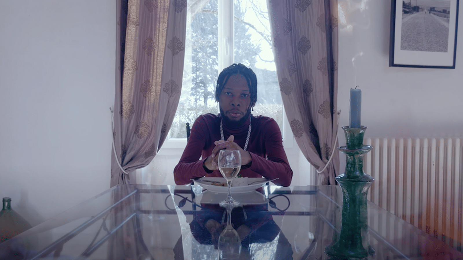 Bricy raconte son « Pain Love » dans son nouveau clip...