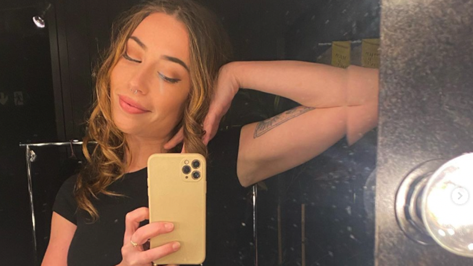 Shawna retourne en « ENFANCE » le temps d'un titre...