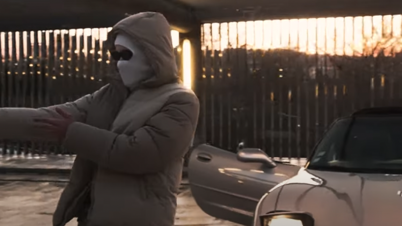 Kayzer est trop stylé dans son nouveau clip « SIDE