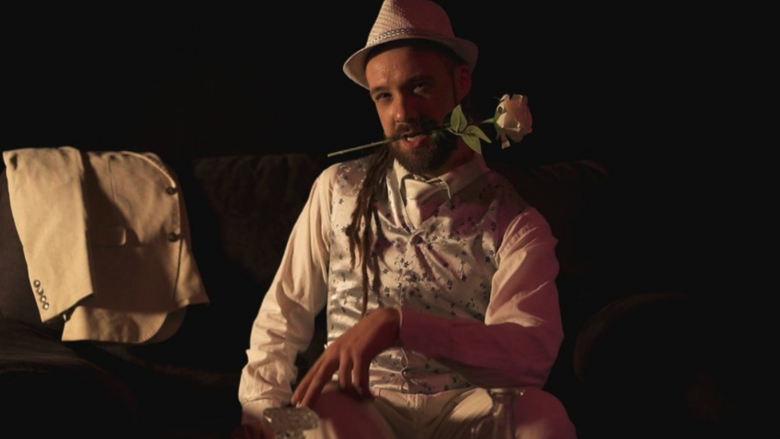 Laissez-vous séduire par « J'ai Voulu », le nouveau clip de Paul & Manuel