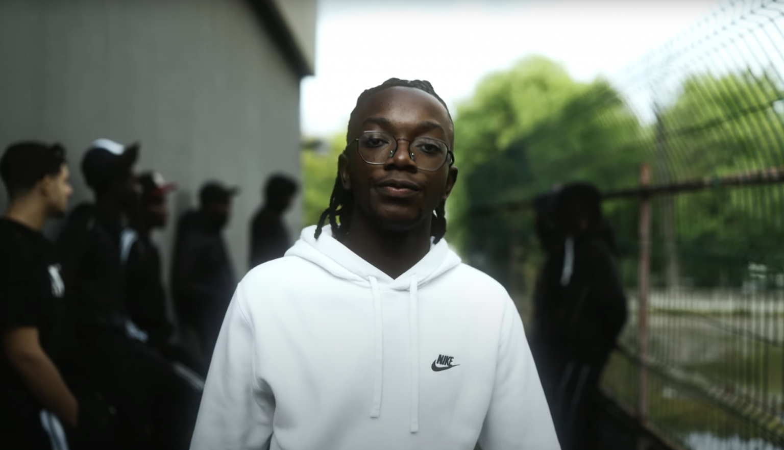 Laissez-vous envouter par « DINA SANICHAR », le nouveau clip de LEY