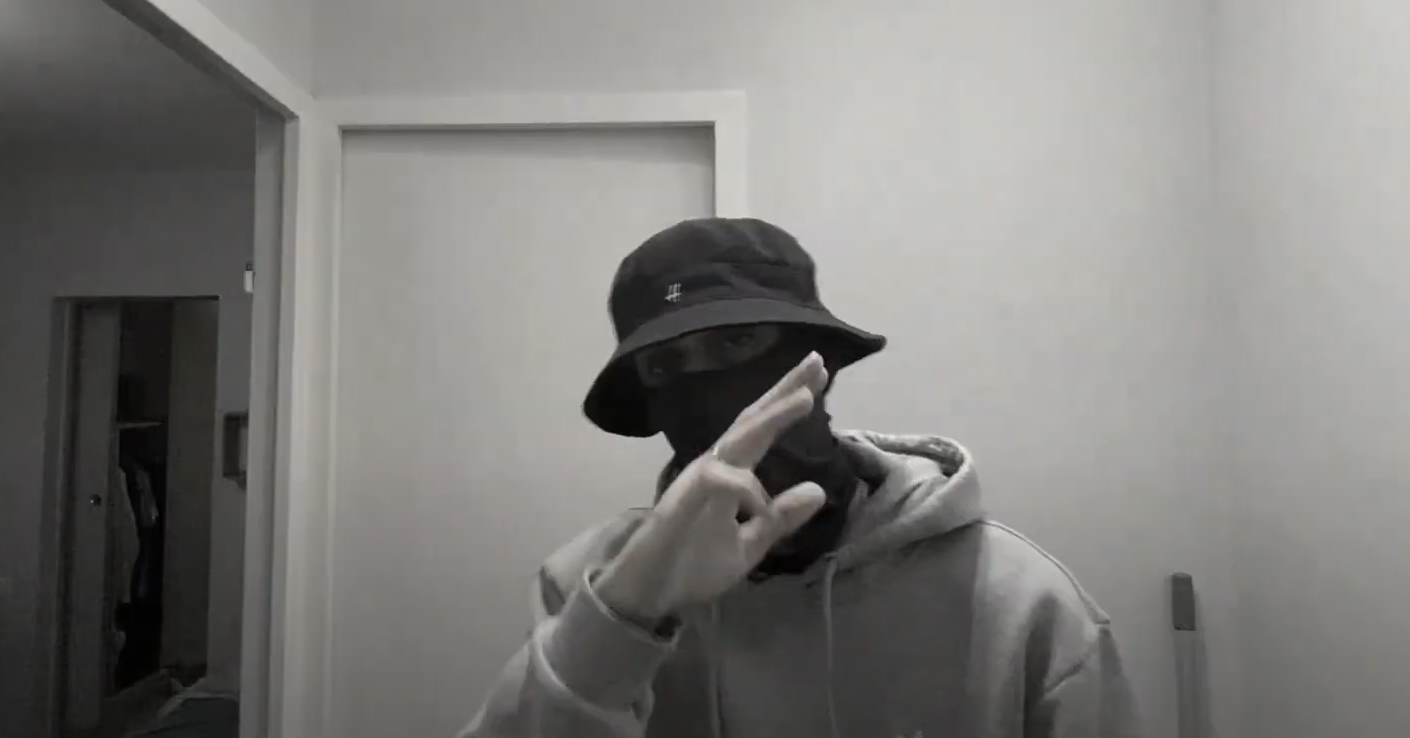 Grinsko rappe en mode « Double Face » dans son nouveau clip