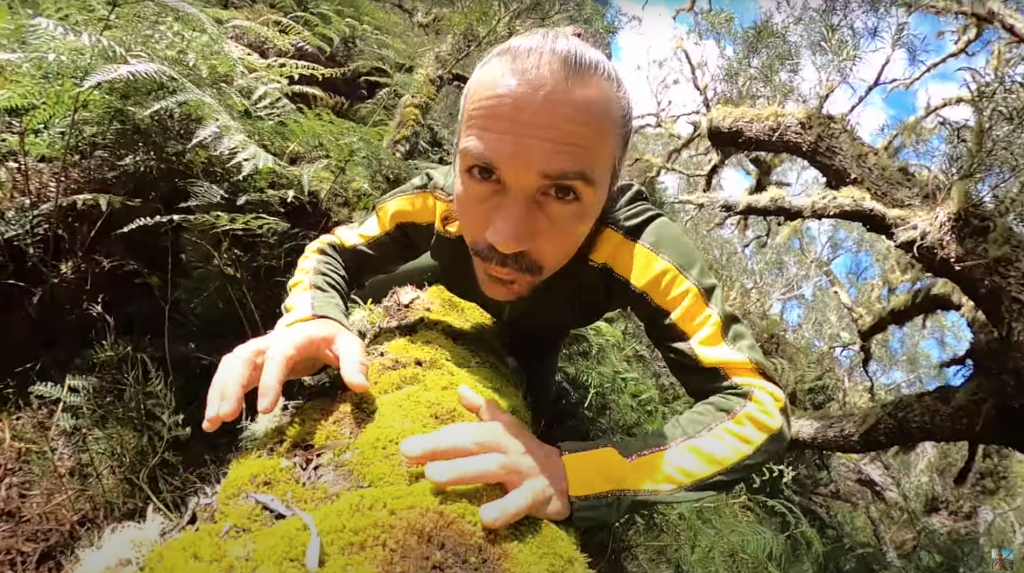 Découvrez « ESSAYE », le nouveau clip de KOLIA