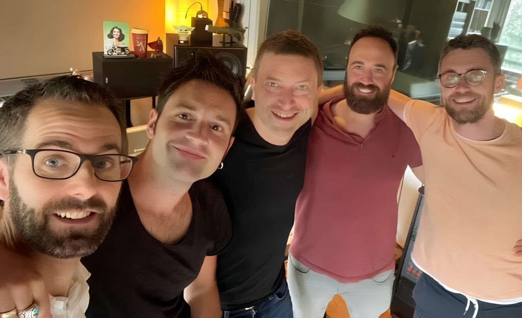 Cent Détresses dévoile « Emblème », un hymne poignant contre le ...